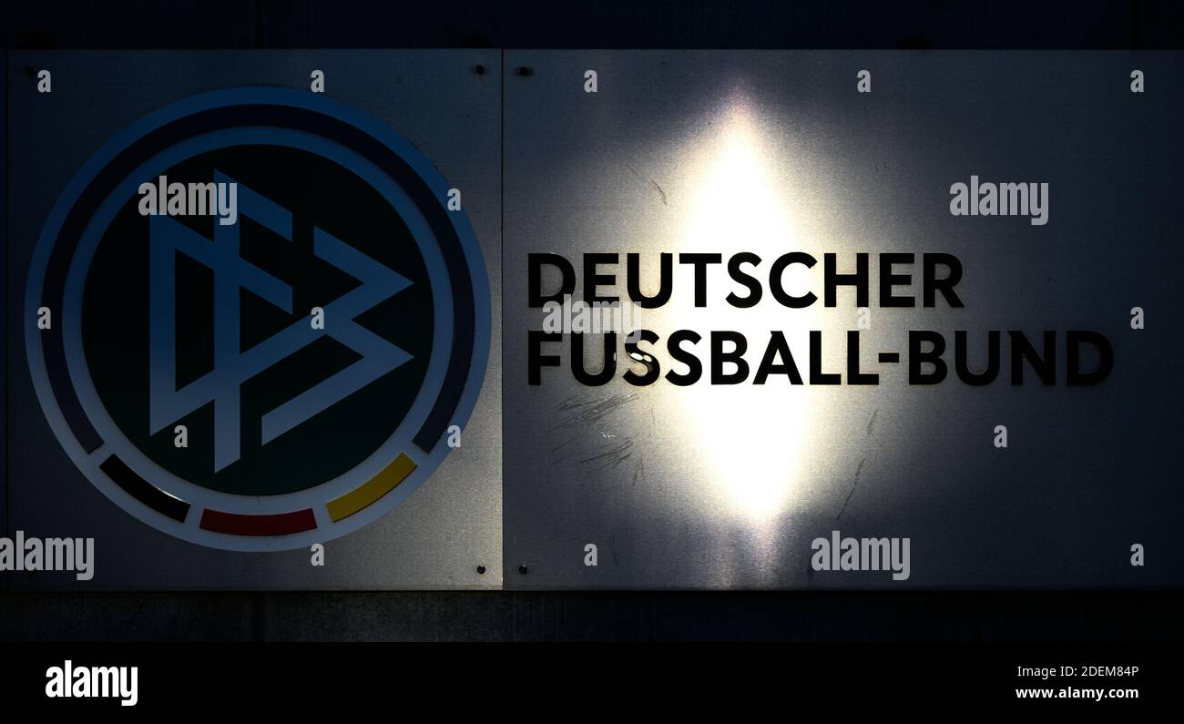 Dfb logo -Fotos und -Bildmaterial in hoher Auflösung – Alamy