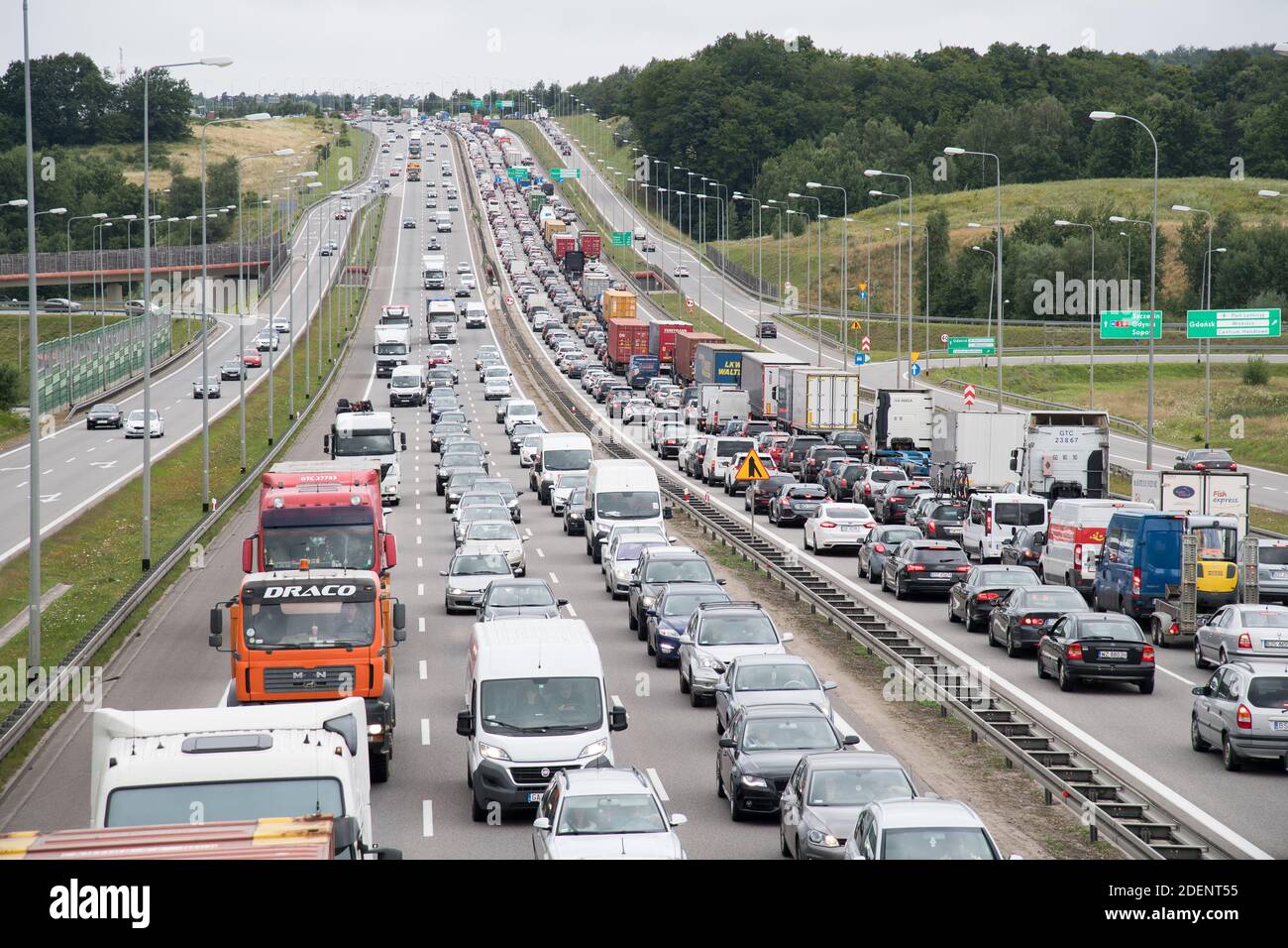 Stau auf der Schnellstraße S6 Obwodnica Trojmiasta (Tricity Beltway ...