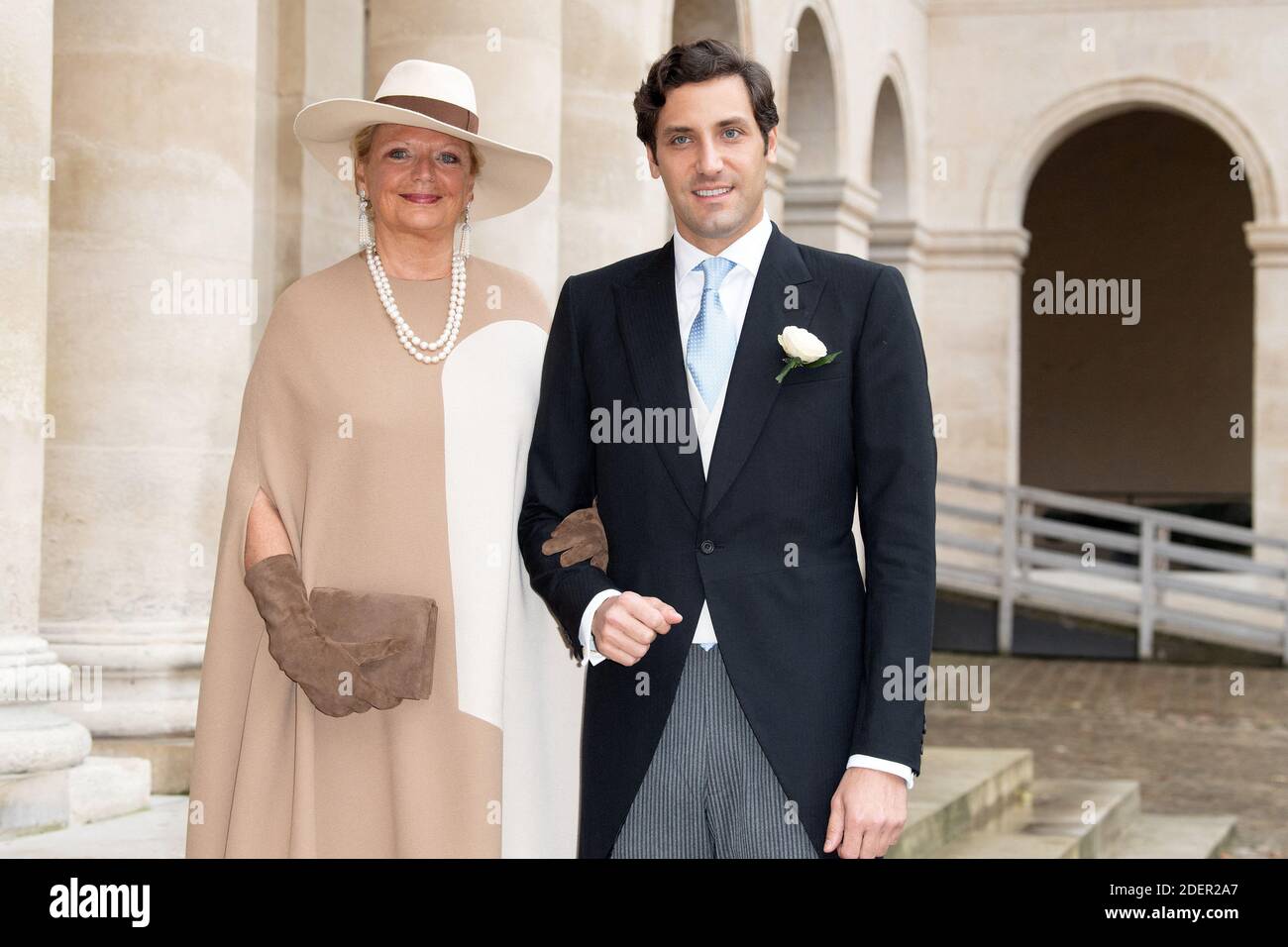 Prinzessin Beatrice de Bourbon Siciles und ihr Sohn Prinz Jean ...