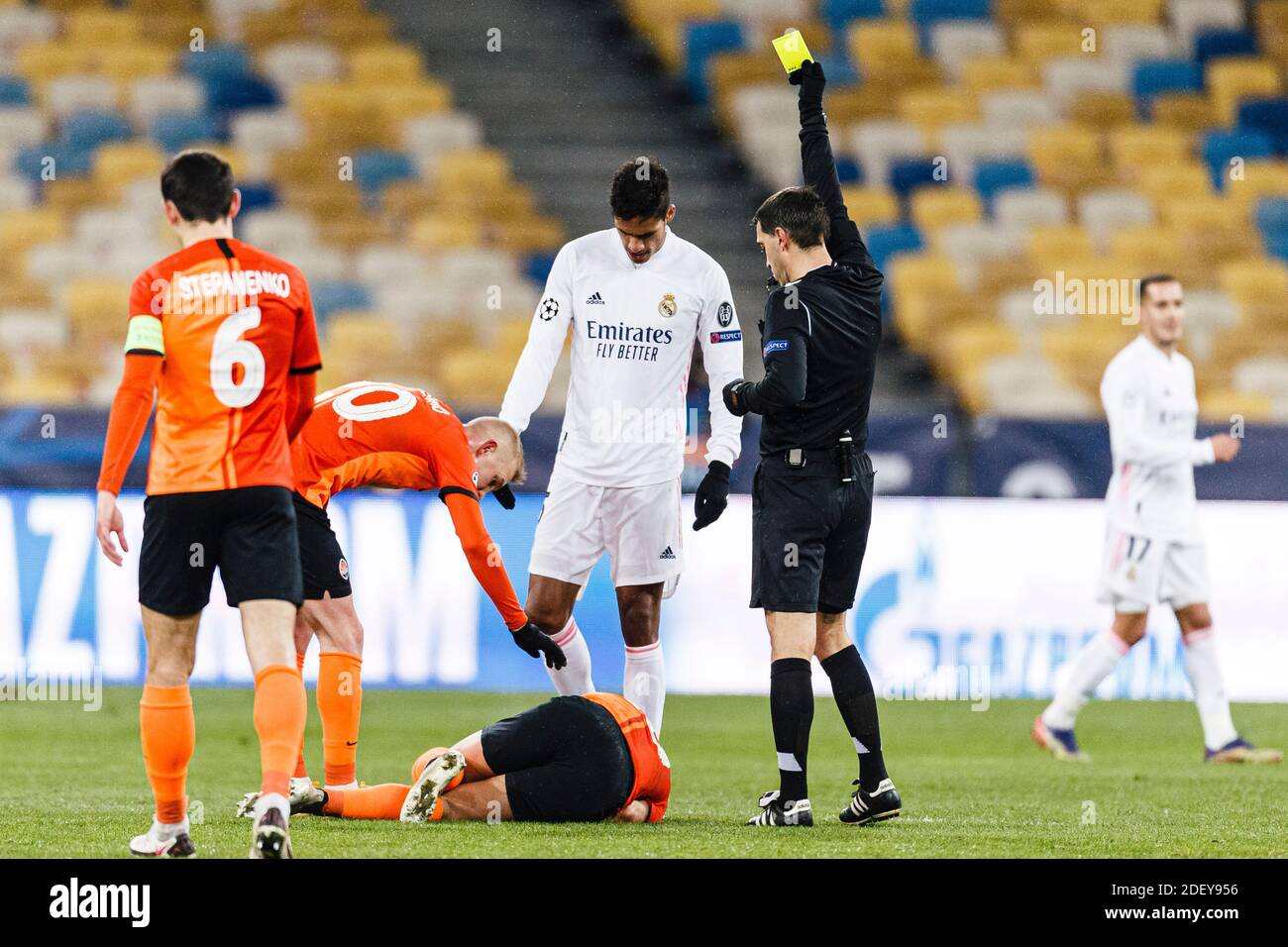 Referee ovidiu hategan -Fotos und -Bildmaterial in hoher Auflösung ...