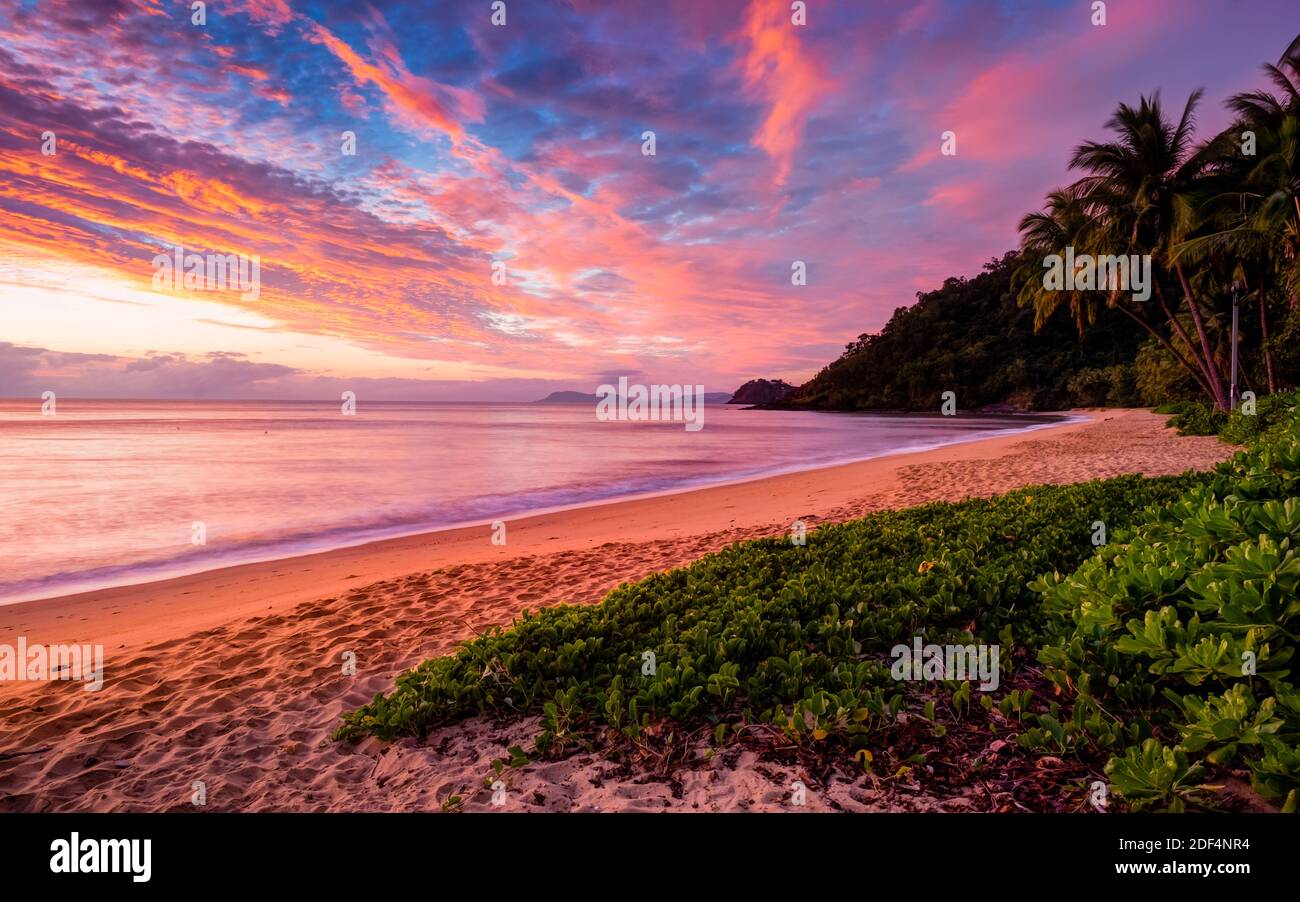 Trinity beach queensland -Fotos und -Bildmaterial in hoher Auflösung ...