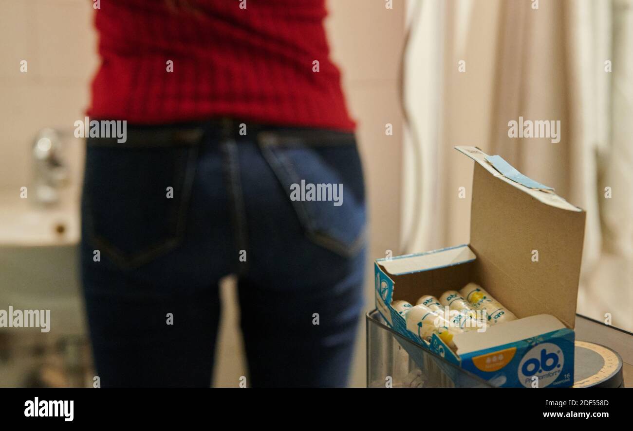Schachtel tampons -Fotos und -Bildmaterial in hoher Auflösung – Alamy