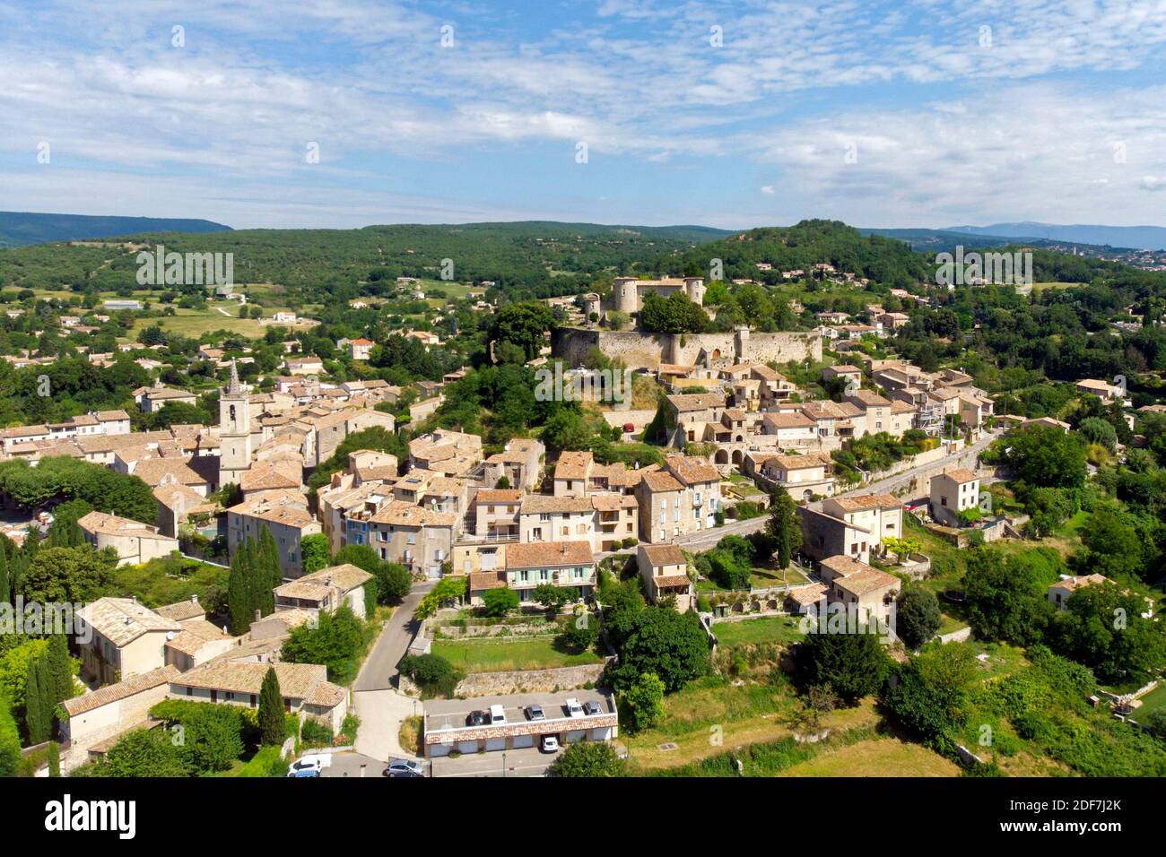 Aerial view mane village provence -Fotos und -Bildmaterial in hoher ...