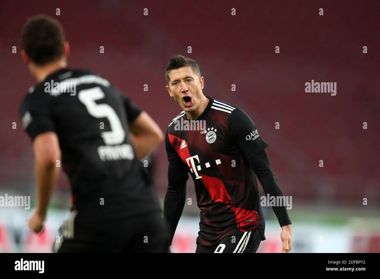 Robert Lewandowski FC Bayern München feiert, wie er die Punkte Tor 1:2 ...
