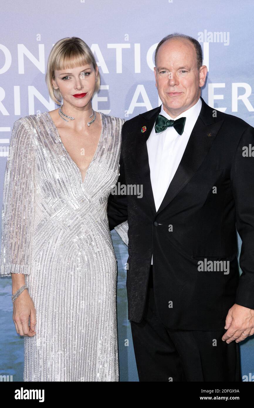 Fürst Albert II. Von Monaco und Prinzessin Charlene von Monaco nehmen ...