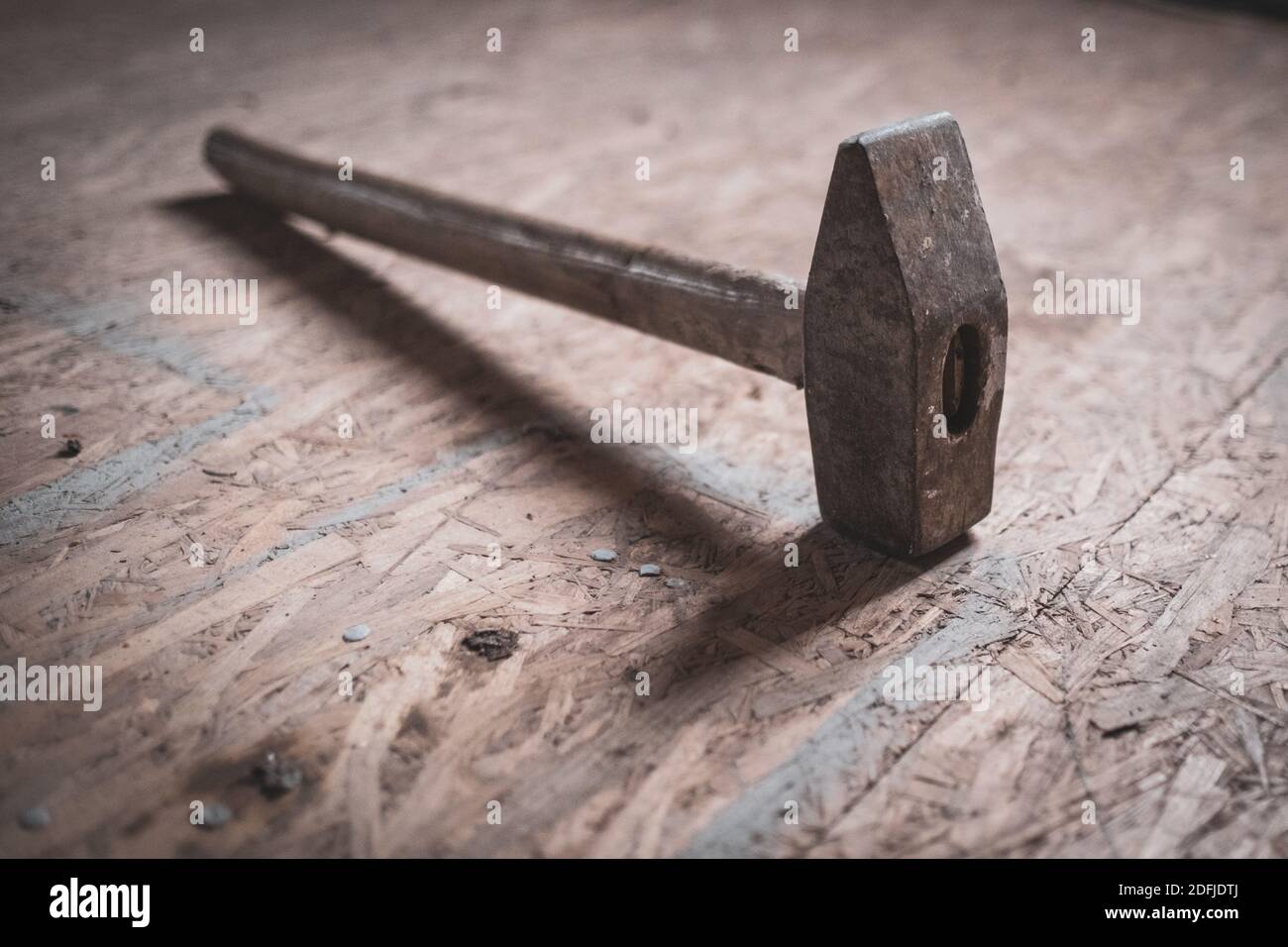 Big sledge hammer heavy work -Fotos und -Bildmaterial in hoher ...