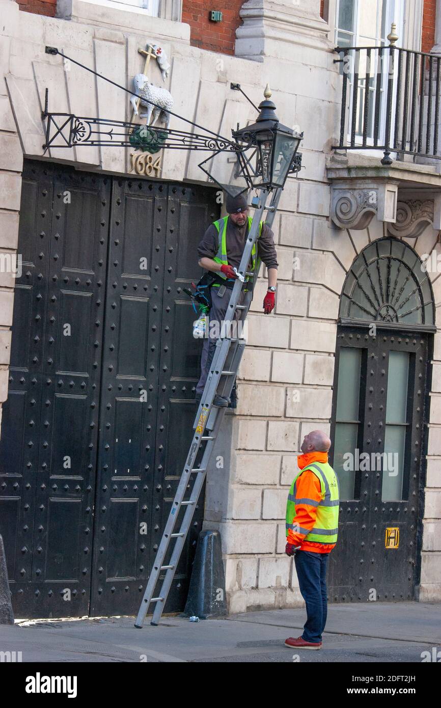 Lamplighter ladder -Fotos und -Bildmaterial in hoher Auflösung – Alamy