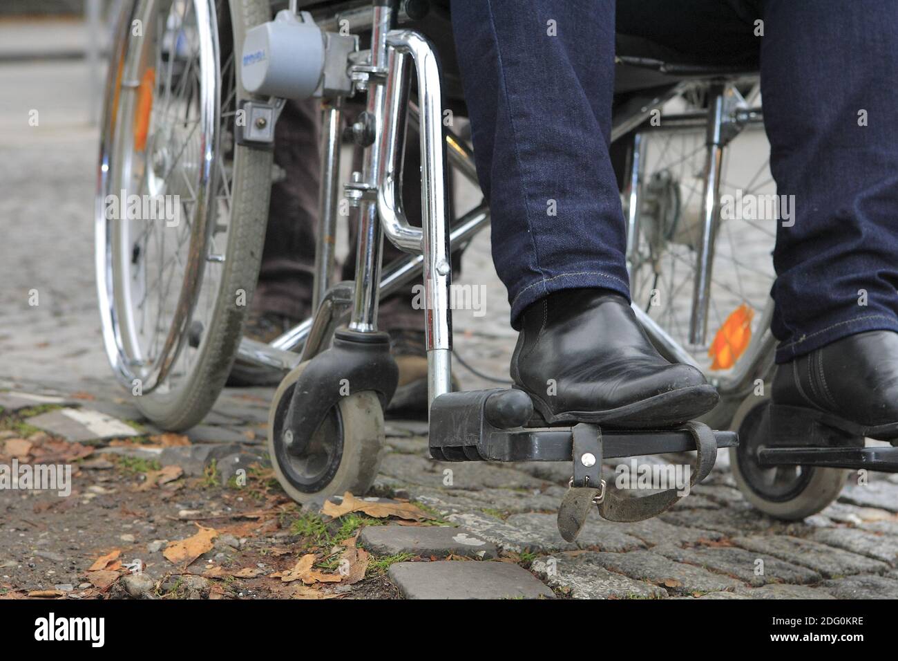 Menschen mit behinderung -Fotos und -Bildmaterial in hoher Auflösung ...