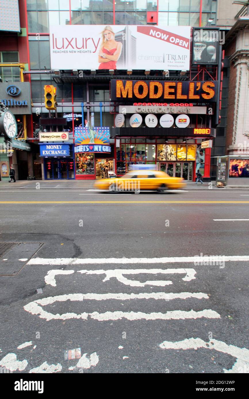 Broadway manhattan new york -Fotos und -Bildmaterial in hoher Auflösung ...