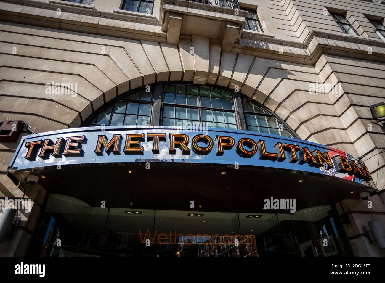 Metropolitan pub -Fotos und -Bildmaterial in hoher Auflösung – Alamy