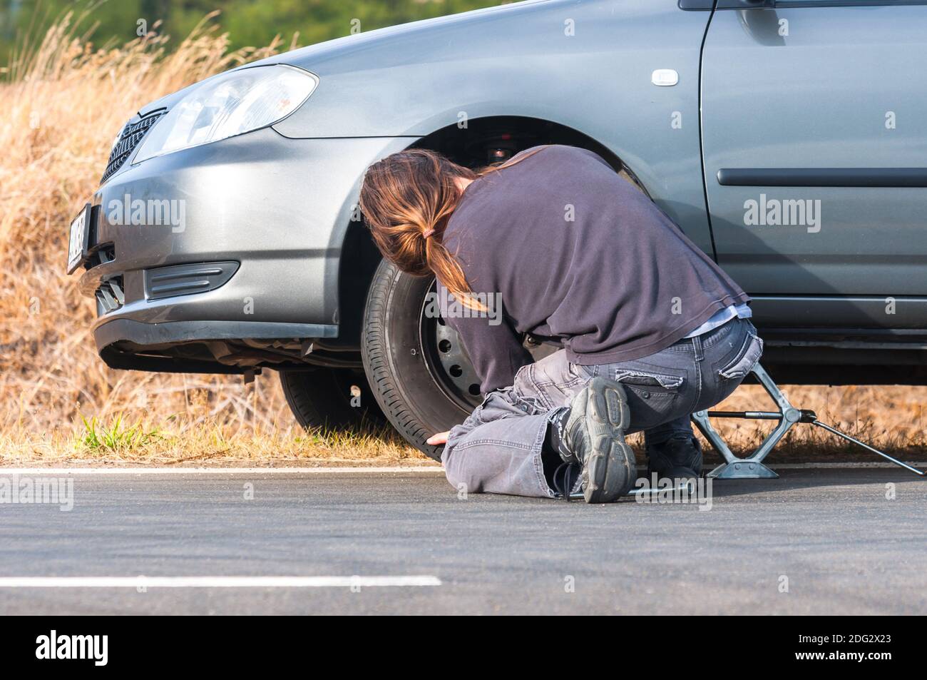 Im freien reparieren -Fotos und -Bildmaterial in hoher Auflösung – Alamy