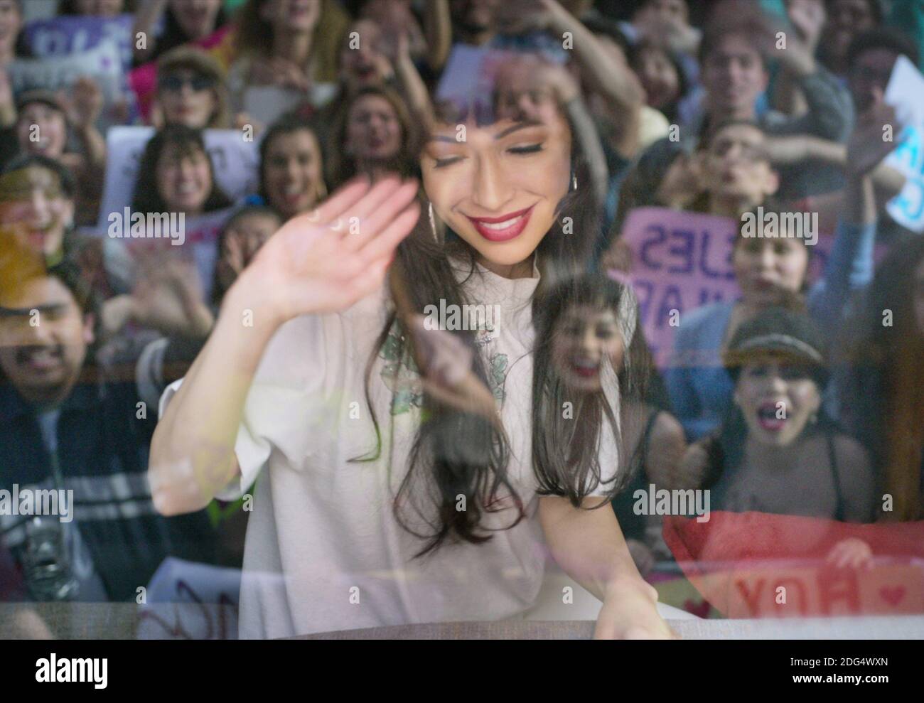 SELENA: DIE SERIE, Christian Serratos als Selena Quintanilla, (Staffel ...