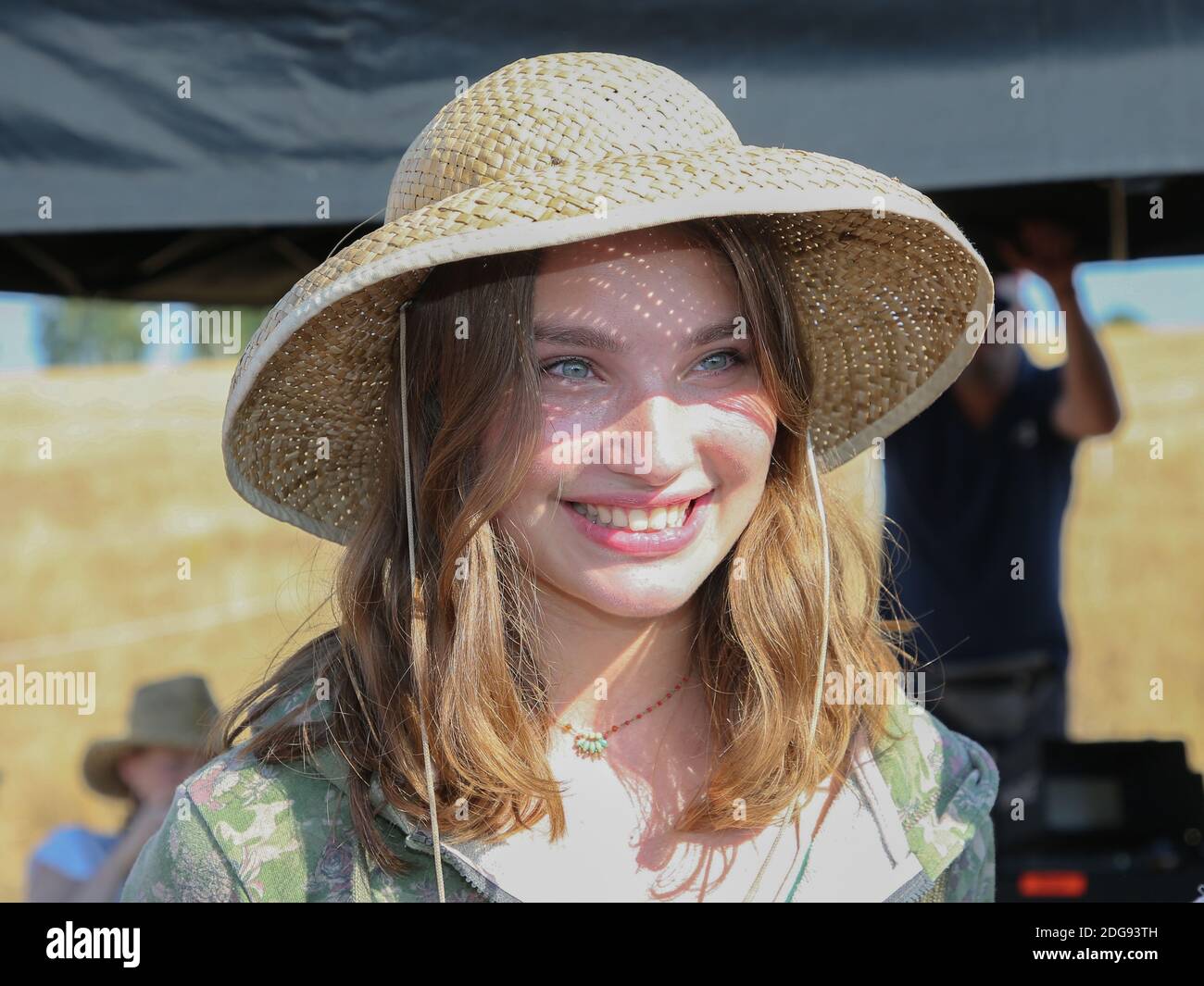 Die deutsche Schauspielerin Leia Holtwick spielt die Rolle von Lou in ...