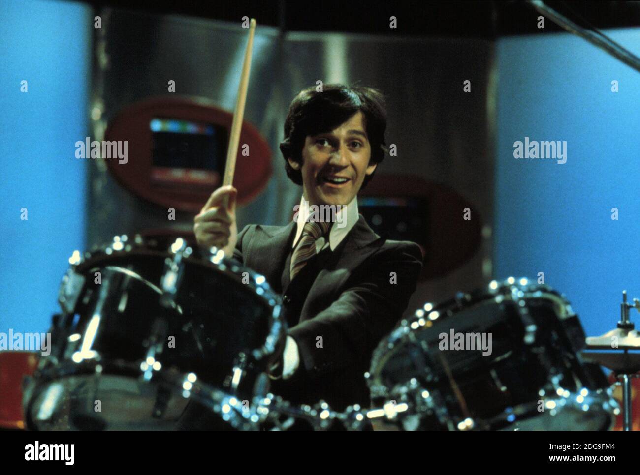 DISCO, 1978, Licht aus, Spot an. Moderatorin Ilja Richter am Schlagzeug ...