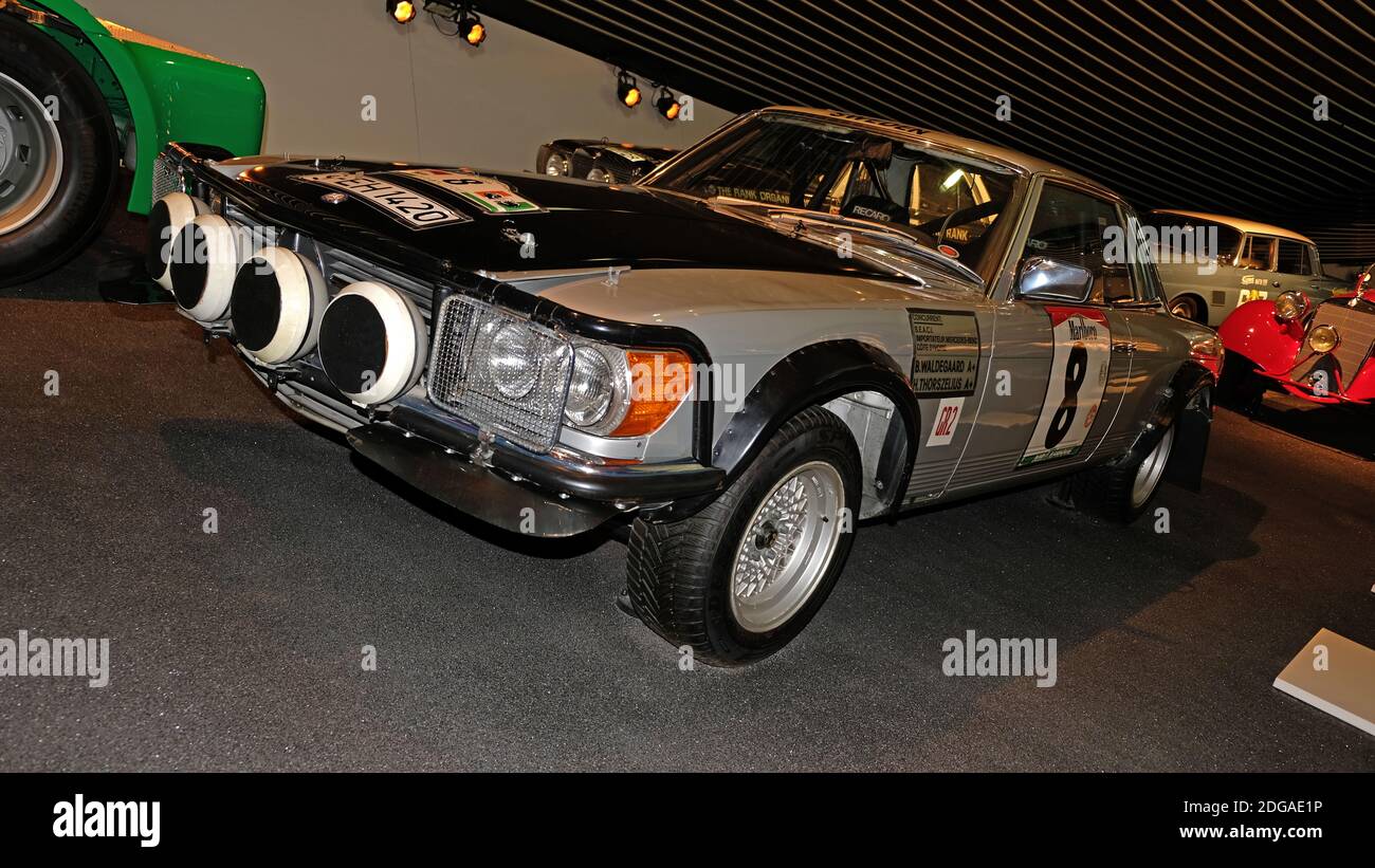 Mercedes benz r107 und c107 -Fotos und -Bildmaterial in hoher Auflösung ...