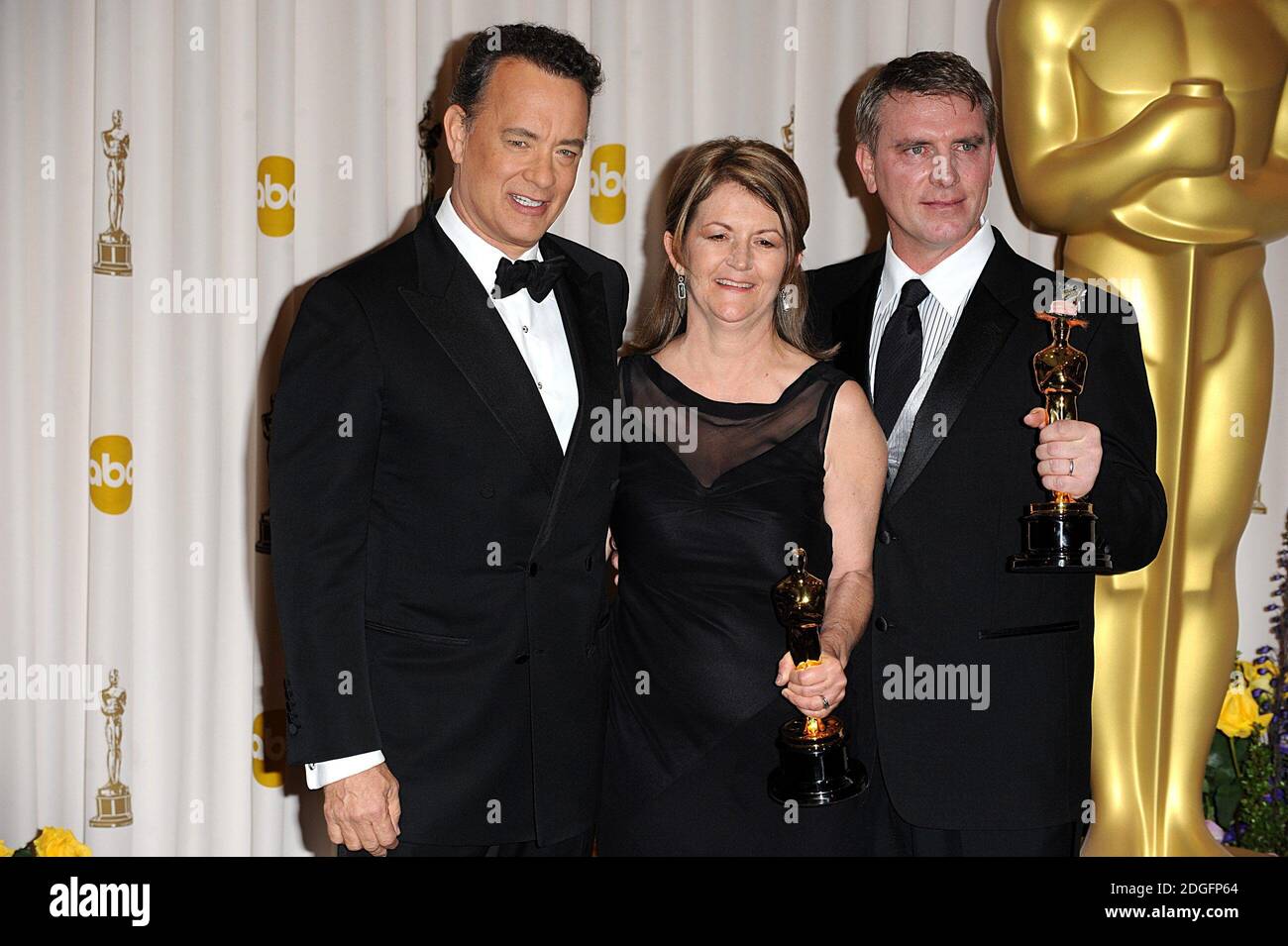 Tom Hanks mit Robert Stromberg und Karen O'Hara mit dem Achievement in ...