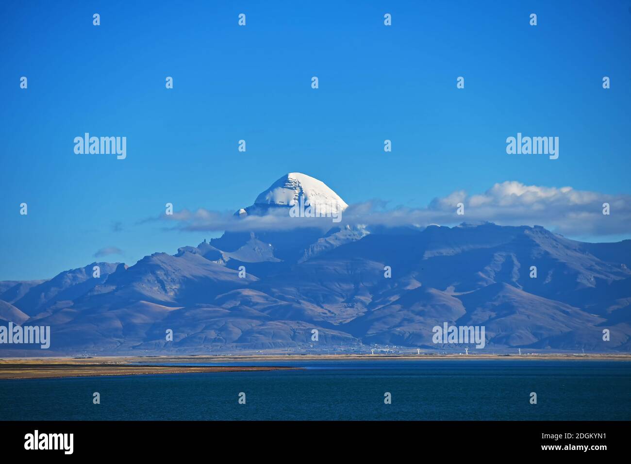 Der Süden des Mount Gang Rinpoche ist der Lhanag-tso Geistersee und ein ...