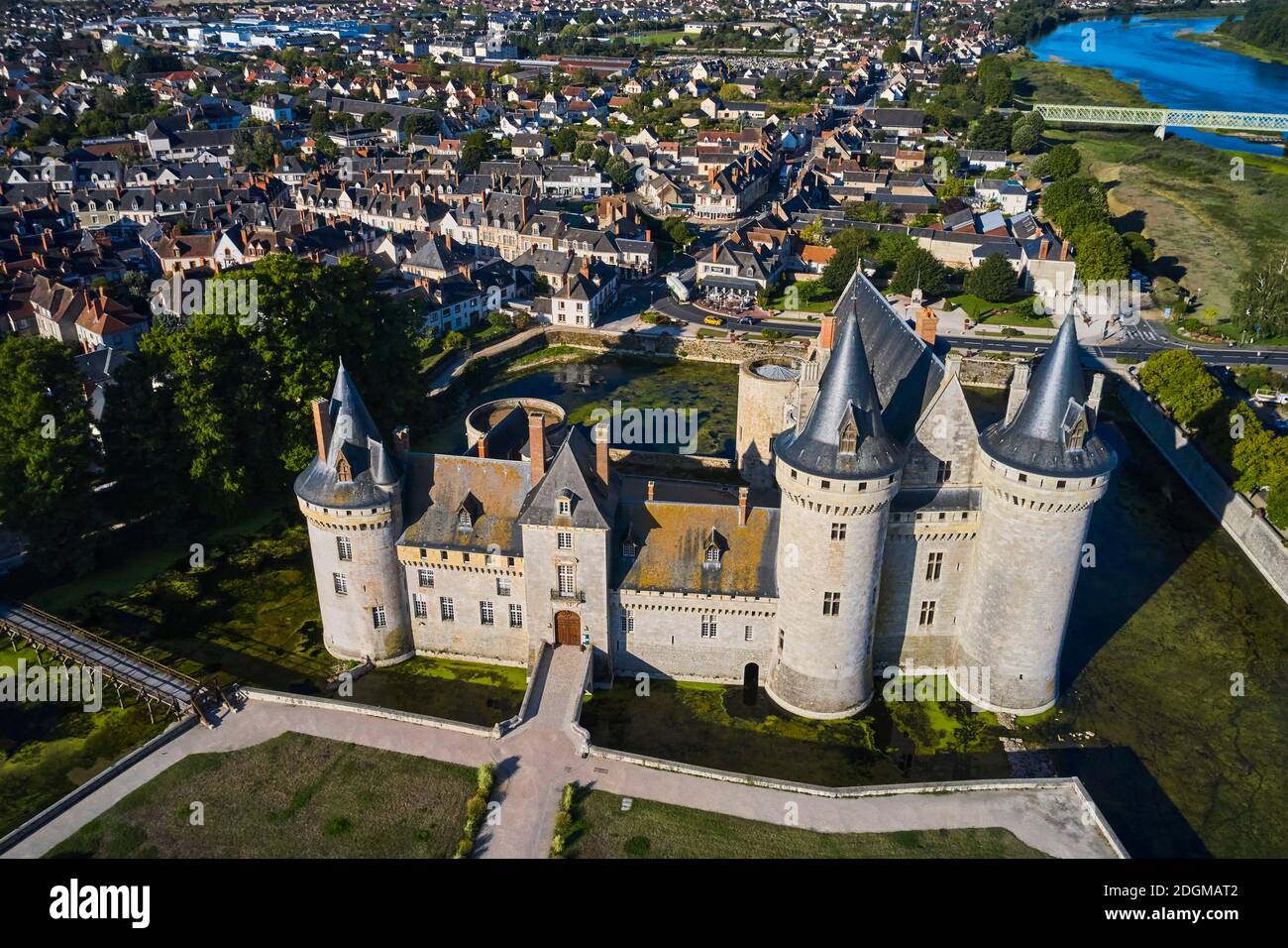 Frankreich, Loiret (45), Loire-Tal, das von der UNESCO zum Weltkulturerbe erklärt wurde, Sully ...