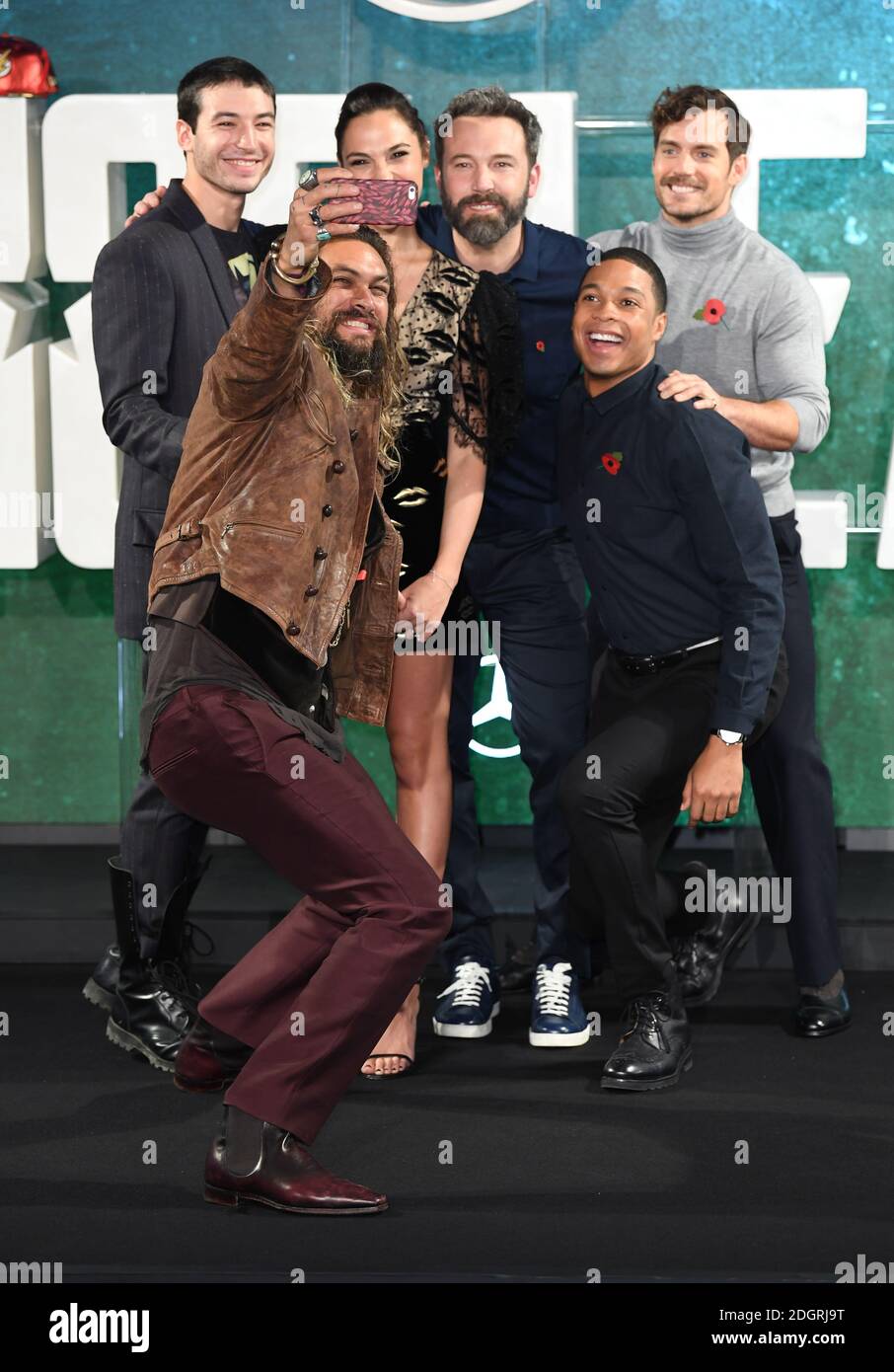 Jason Momoa, Ezra Miller, Gal Gadot, Ben Affleck, Ray Fisher und Henry ...