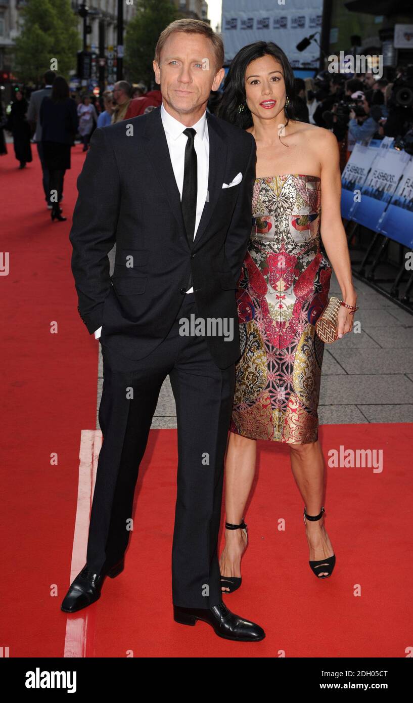 Daniel Craig und seine Frau bei der Weltpremiere von Flashbacks of A ...