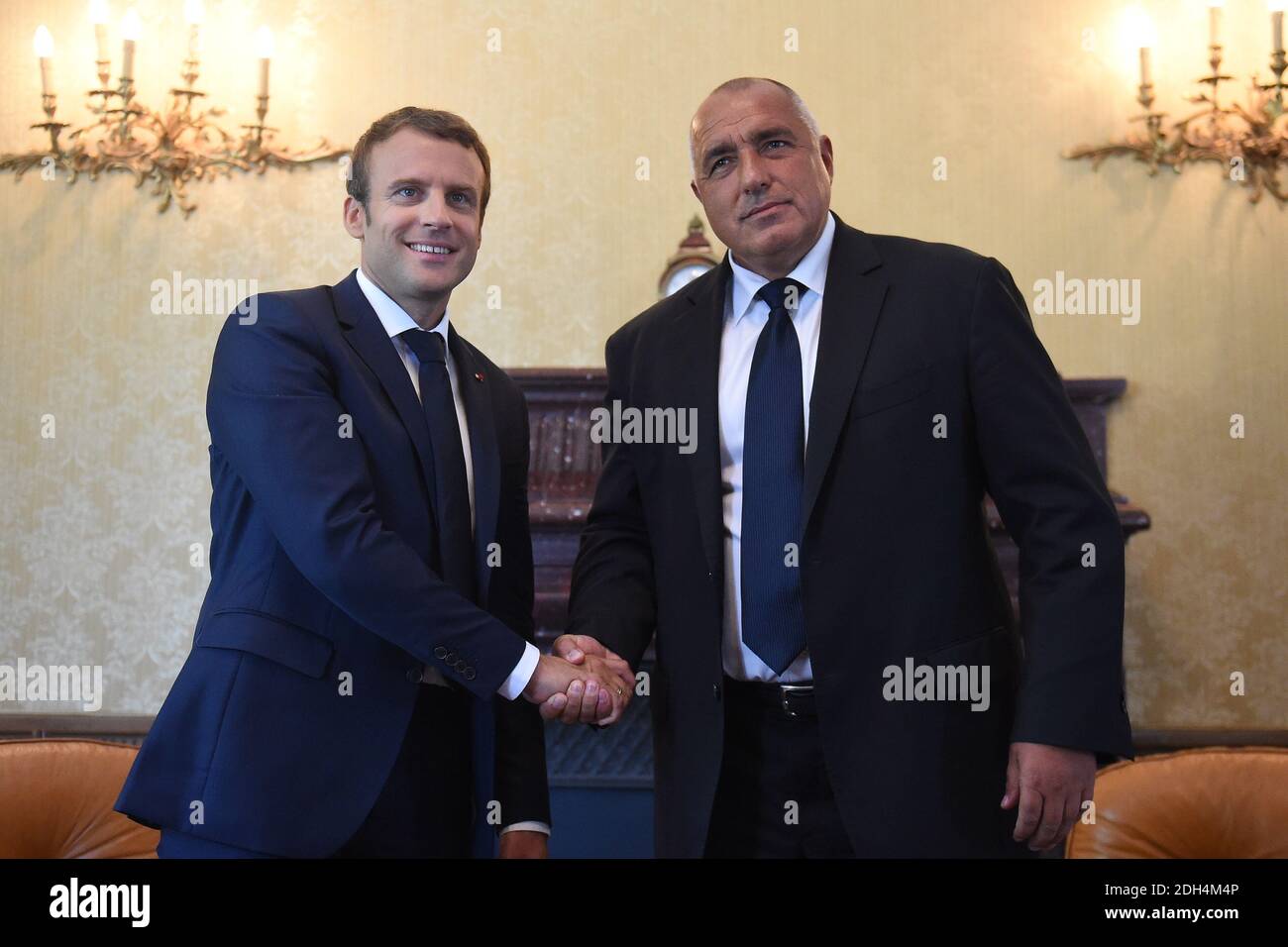 Der französische Präsident Emmanuel Macron und der bulgarische ...