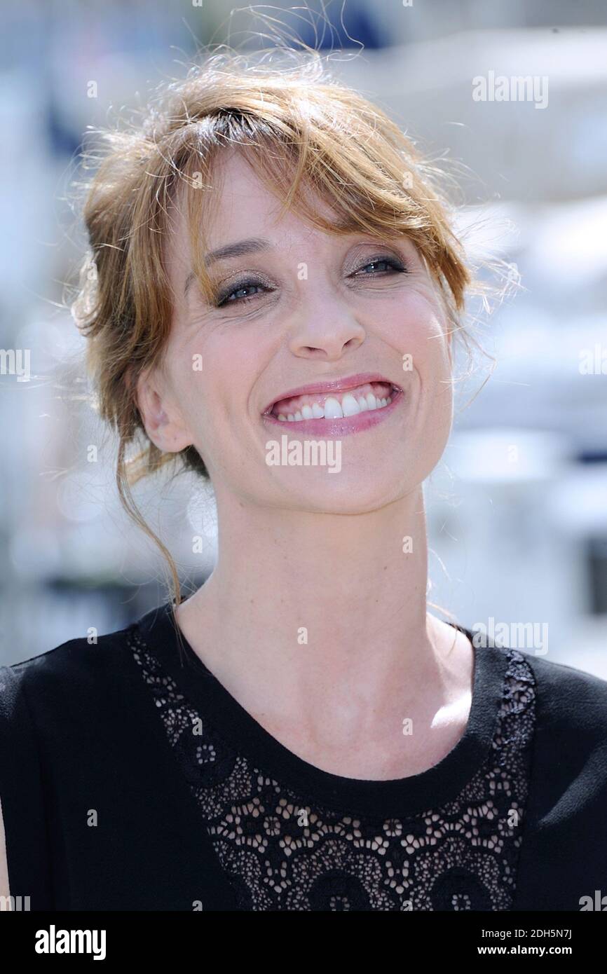 Alix Poisson assiste a un photocall pour le Film parents modes d'emploi ...