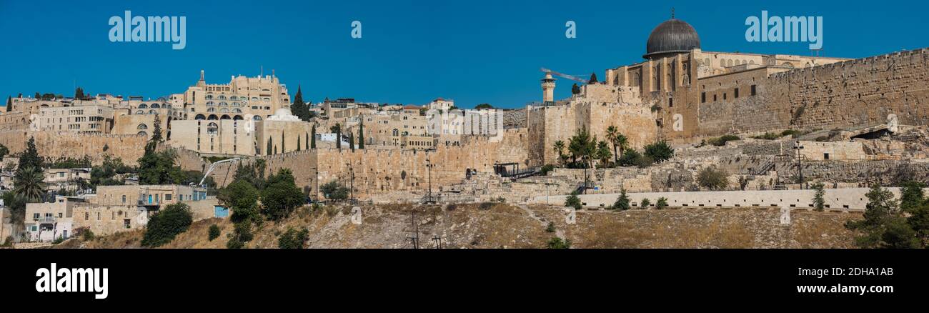 Panorama der Stadtlandschaft auf dem Tempelberg, mit Kuppel der Al-Aqsa ...