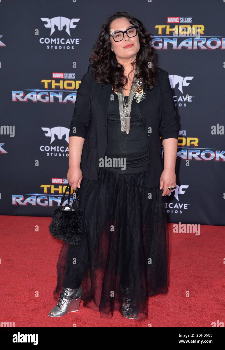 Thor ragnarok rachel house -Fotos und -Bildmaterial in hoher Auflösung ...