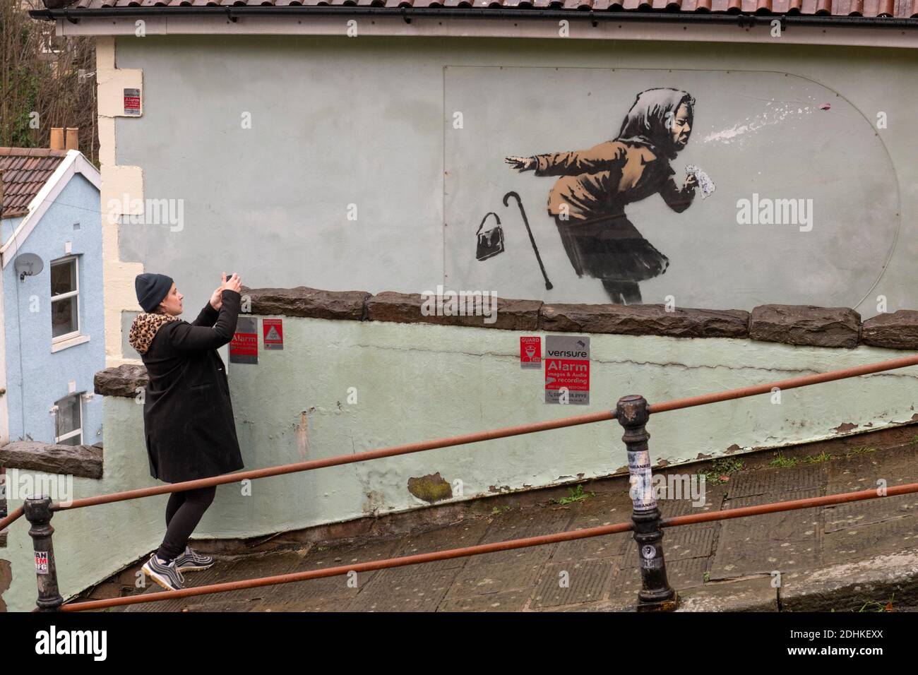 Banksy art arbeit -Fotos und -Bildmaterial in hoher Auflösung – Alamy