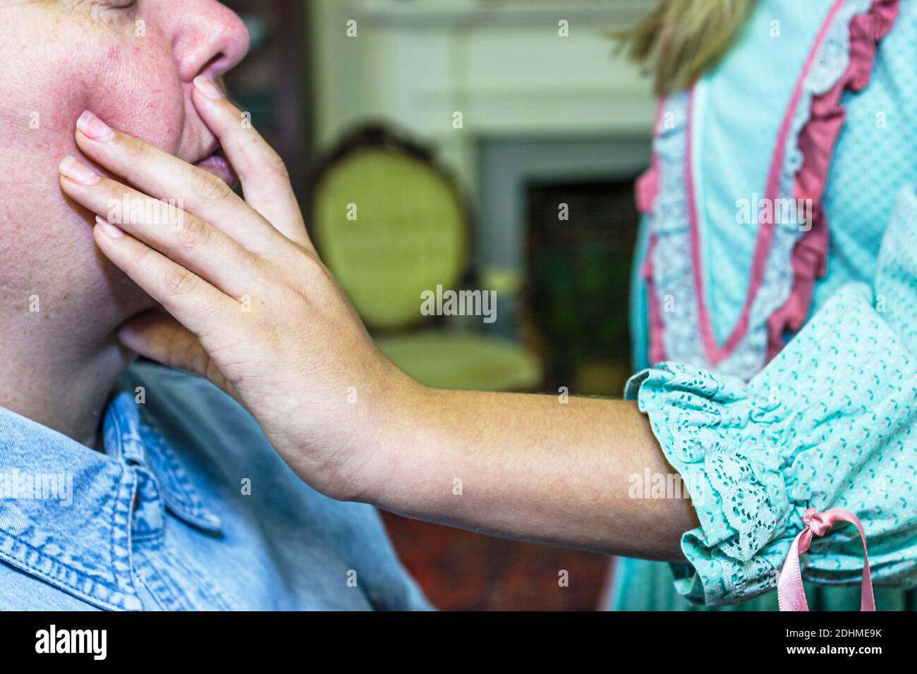 Mund Hals Stockfotos und -bilder Kaufen - Alamy