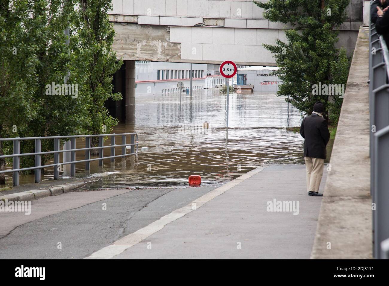 Inondations a paris -Fotos und -Bildmaterial in hoher Auflösung – Alamy