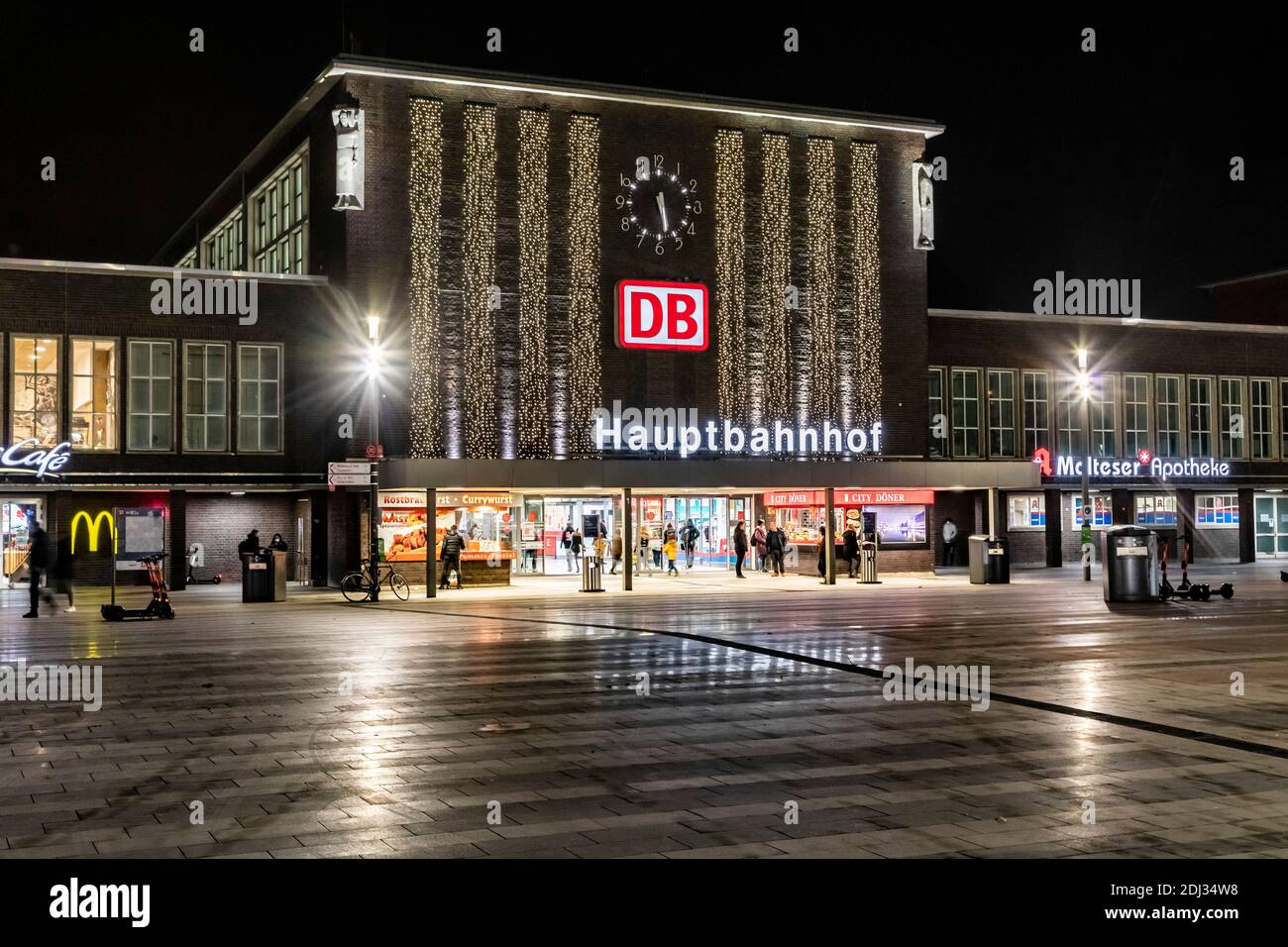 Hauptbahnhof duisburg -Fotos und -Bildmaterial in hoher Auflösung – Alamy