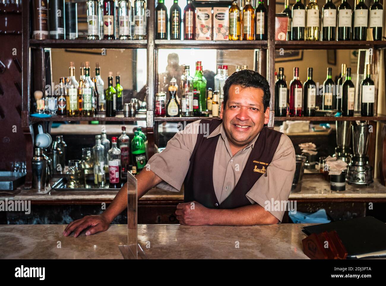 Traditionelles restaurant und bar -Fotos und -Bildmaterial in hoher ...