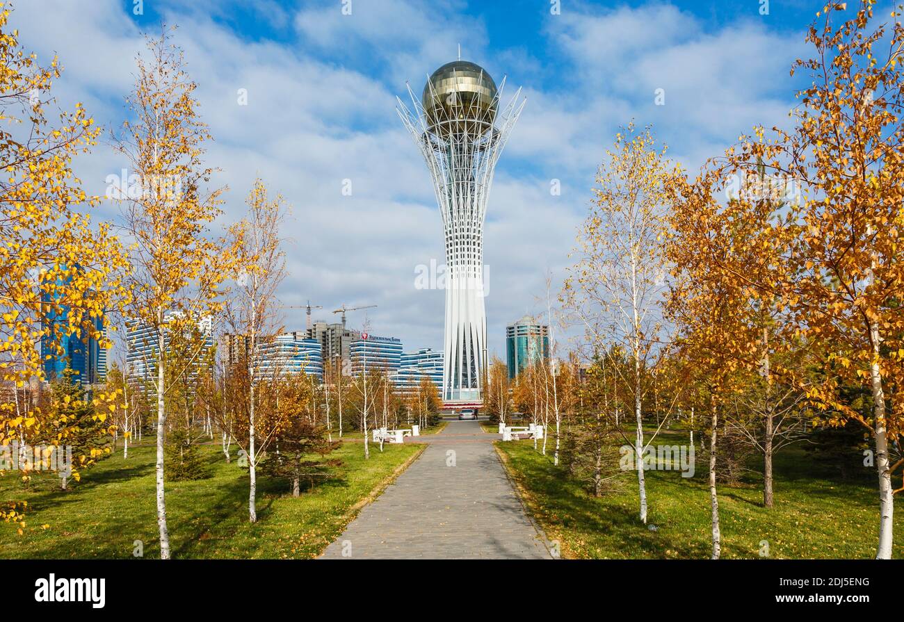 Bayterek (Baiterek) Turm ein ikonisches Denkmal und Aussichtsturm ...