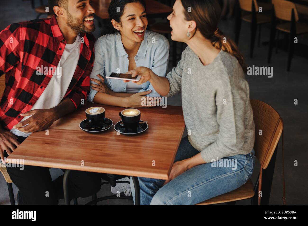 Meeting for a coffee -Fotos und -Bildmaterial in hoher Auflösung – Alamy