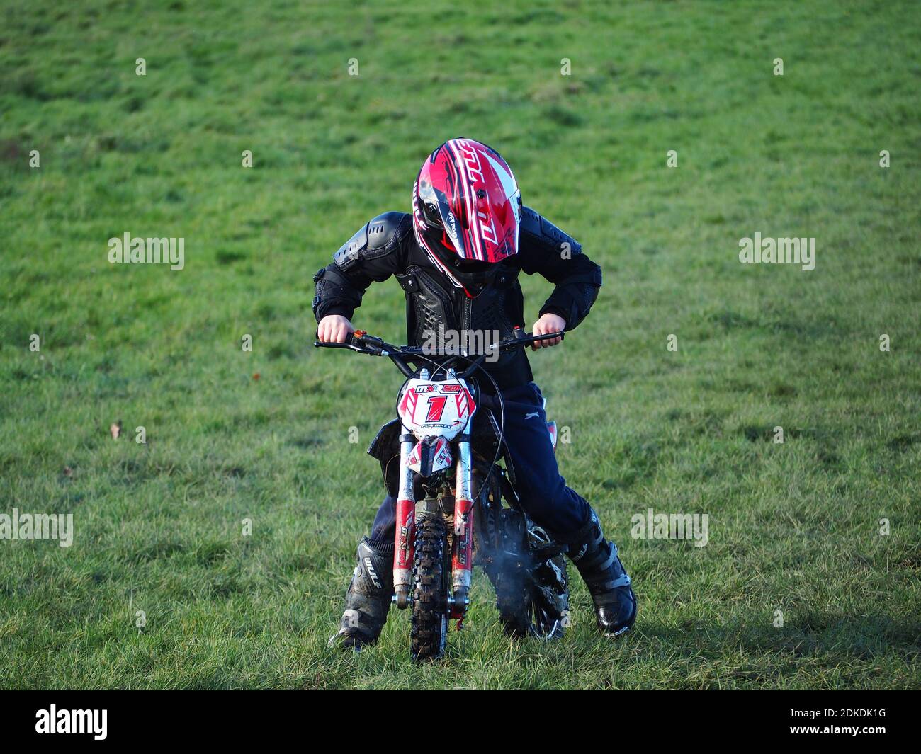 On motorbike -Fotos und -Bildmaterial in hoher Auflösung – Alamy