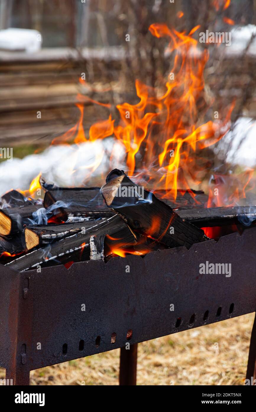 Tongues of flame -Fotos und -Bildmaterial in hoher Auflösung – Alamy