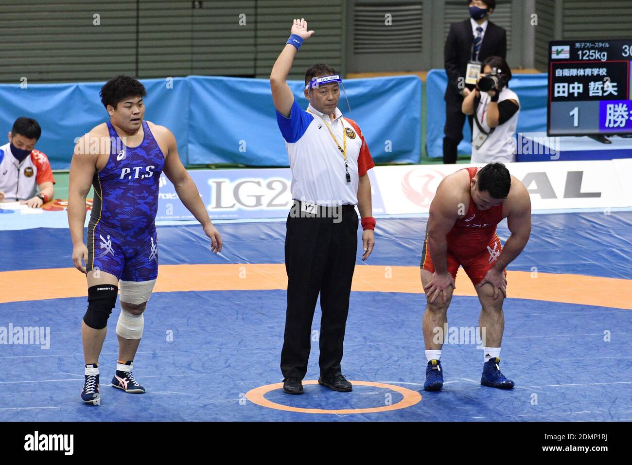 Komazawa Olympic Park Gymnasium, Tokyo, Japan. 17th Dec, 2020. (L-R ...