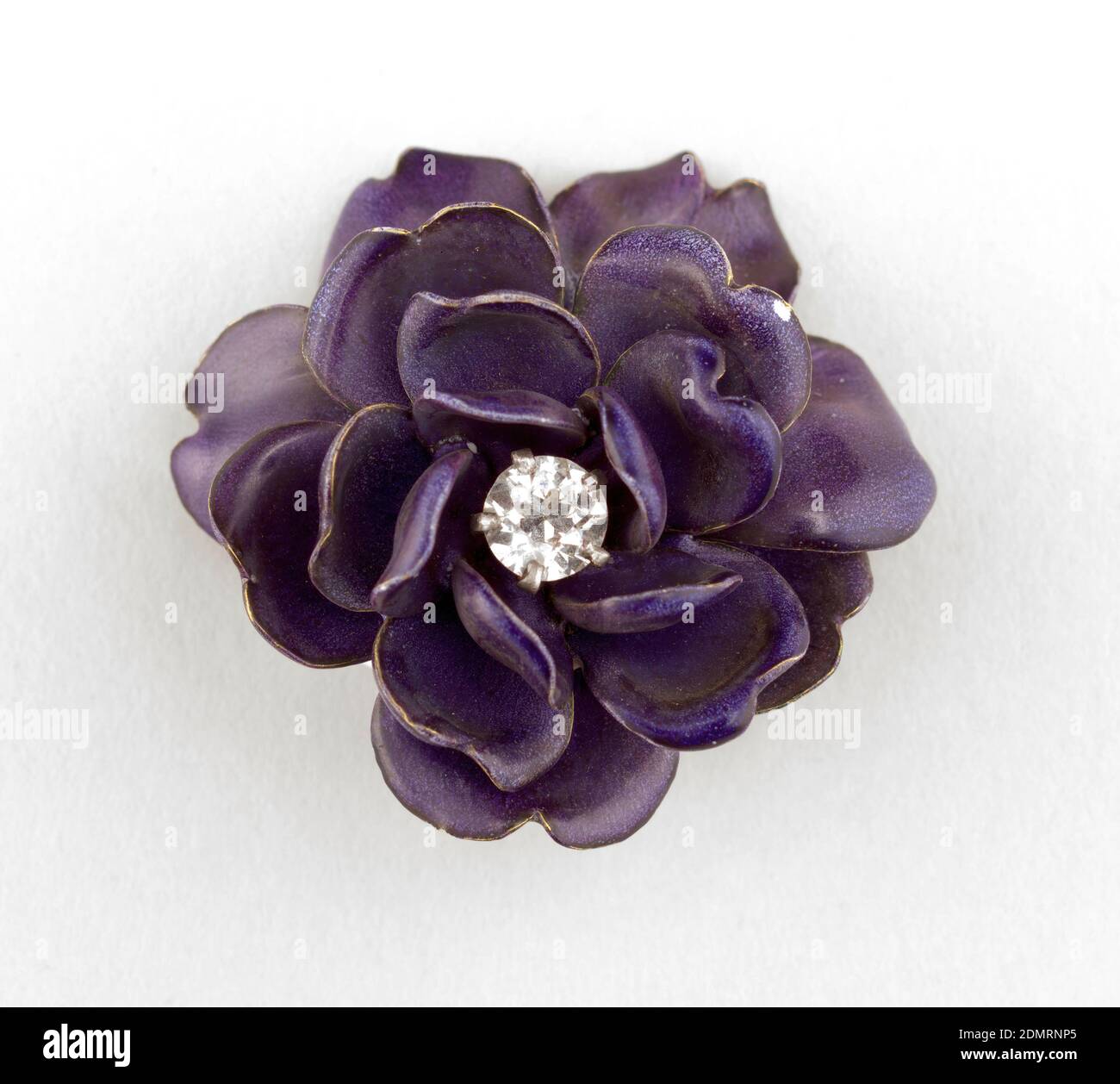 Brosche schmuck -Fotos und -Bildmaterial in hoher Auflösung – Alamy