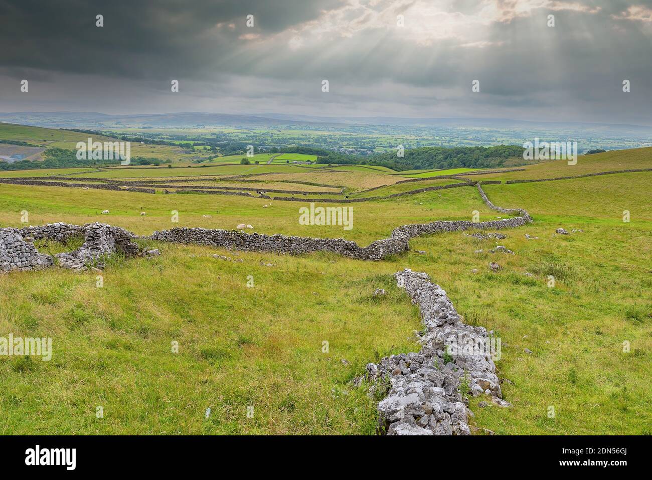 Idyllischer Blick Auf Die Landschaft Stockfotos und -bilder Kaufen - Alamy