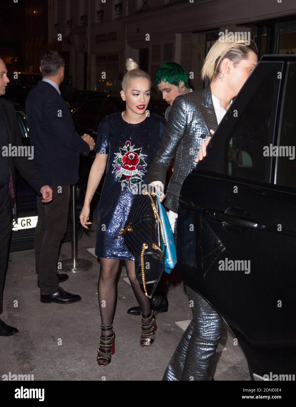 RITA ORA ET RICHARD HILFIGER RICKY HIL TOMMY HILFIGER NACH DER PARTY DUCHES AUX BAINS EIN PARIS Foto von Nasser Berzane ABACAPRESS.COM Stockfotografie Alamy