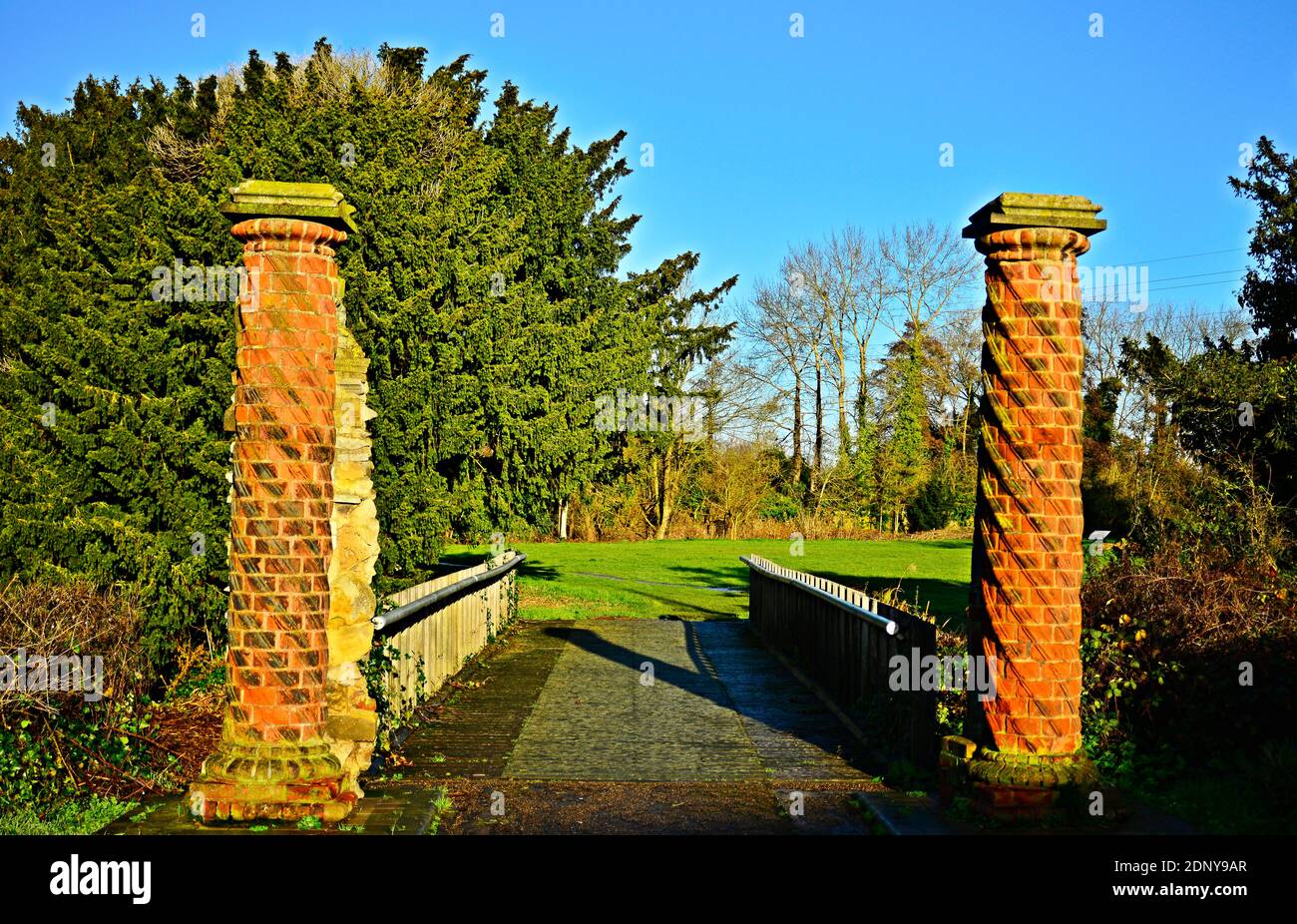 Burg tore haus -Fotos und -Bildmaterial in hoher Auflösung – Alamy