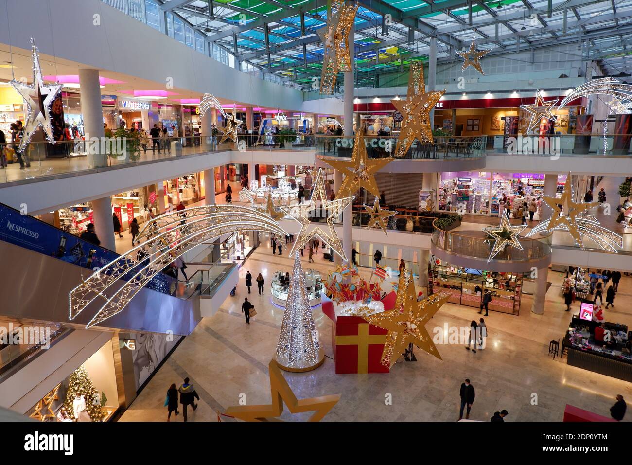 Hungary budapest shopping center -Fotos und -Bildmaterial in hoher ...