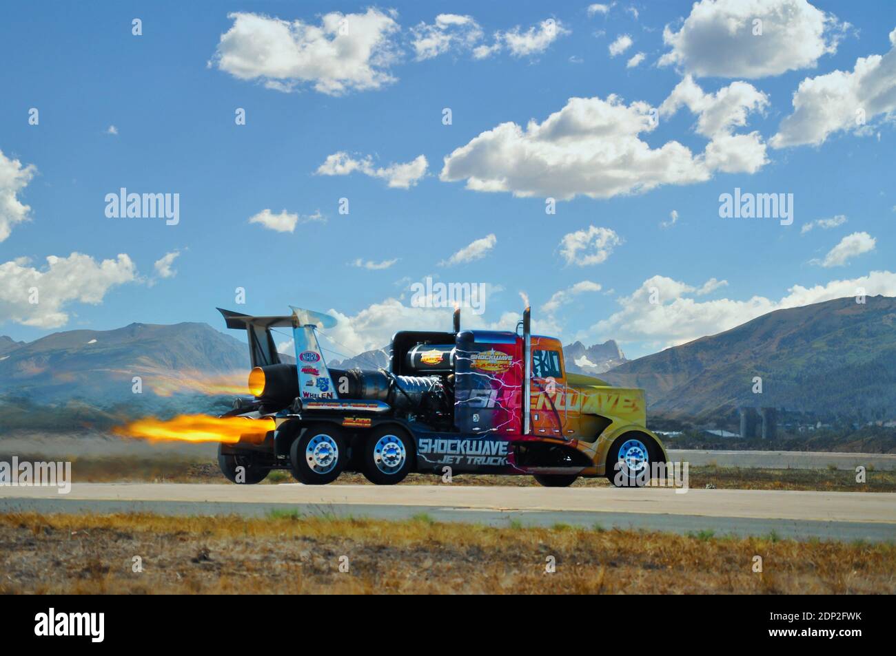 Shockwave shockwave truck -Fotos und -Bildmaterial in hoher Auflösung ...