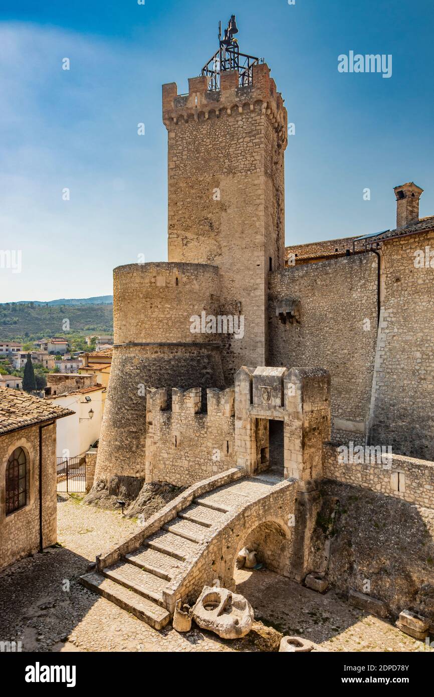 Mauer Der Mittelalterlichen Burg Stockfotos und -bilder Kaufen - Alamy