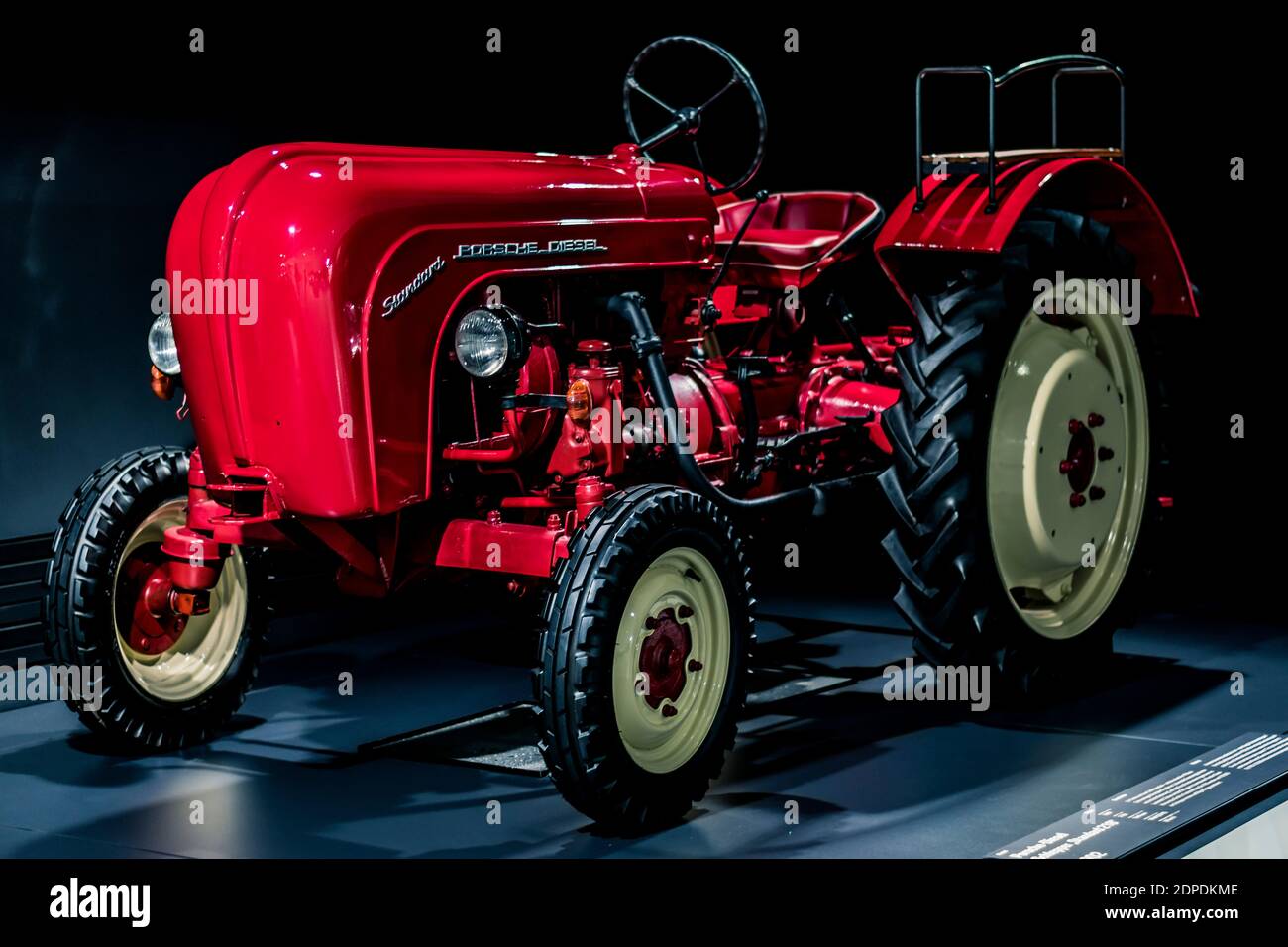 STUTTGART, 6. März 2020: Der Porsche-Diesel Schlepper „Standard 218 ...