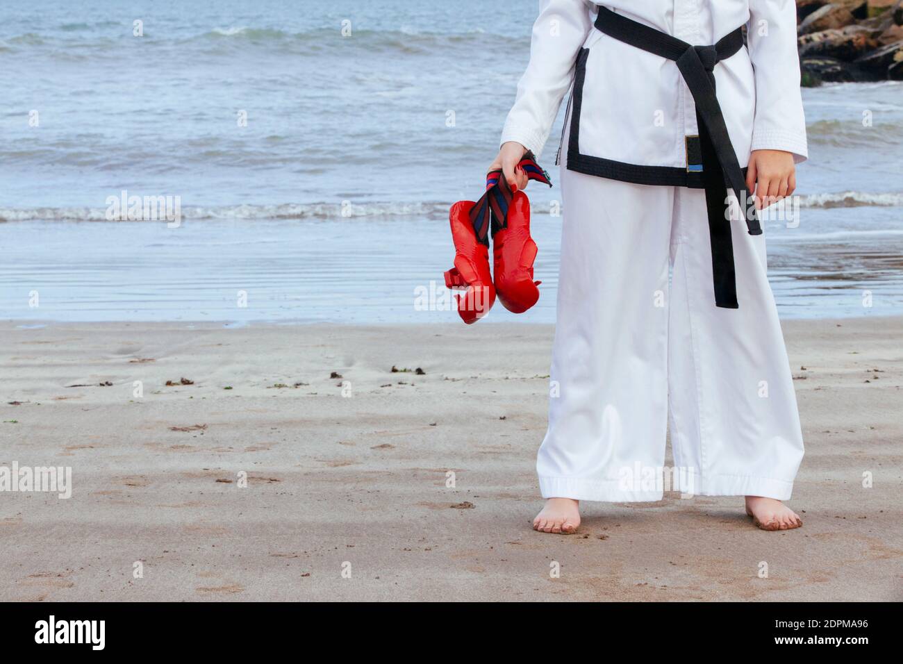 Karate kampfhaltung frau -Fotos und -Bildmaterial in hoher Auflösung ...