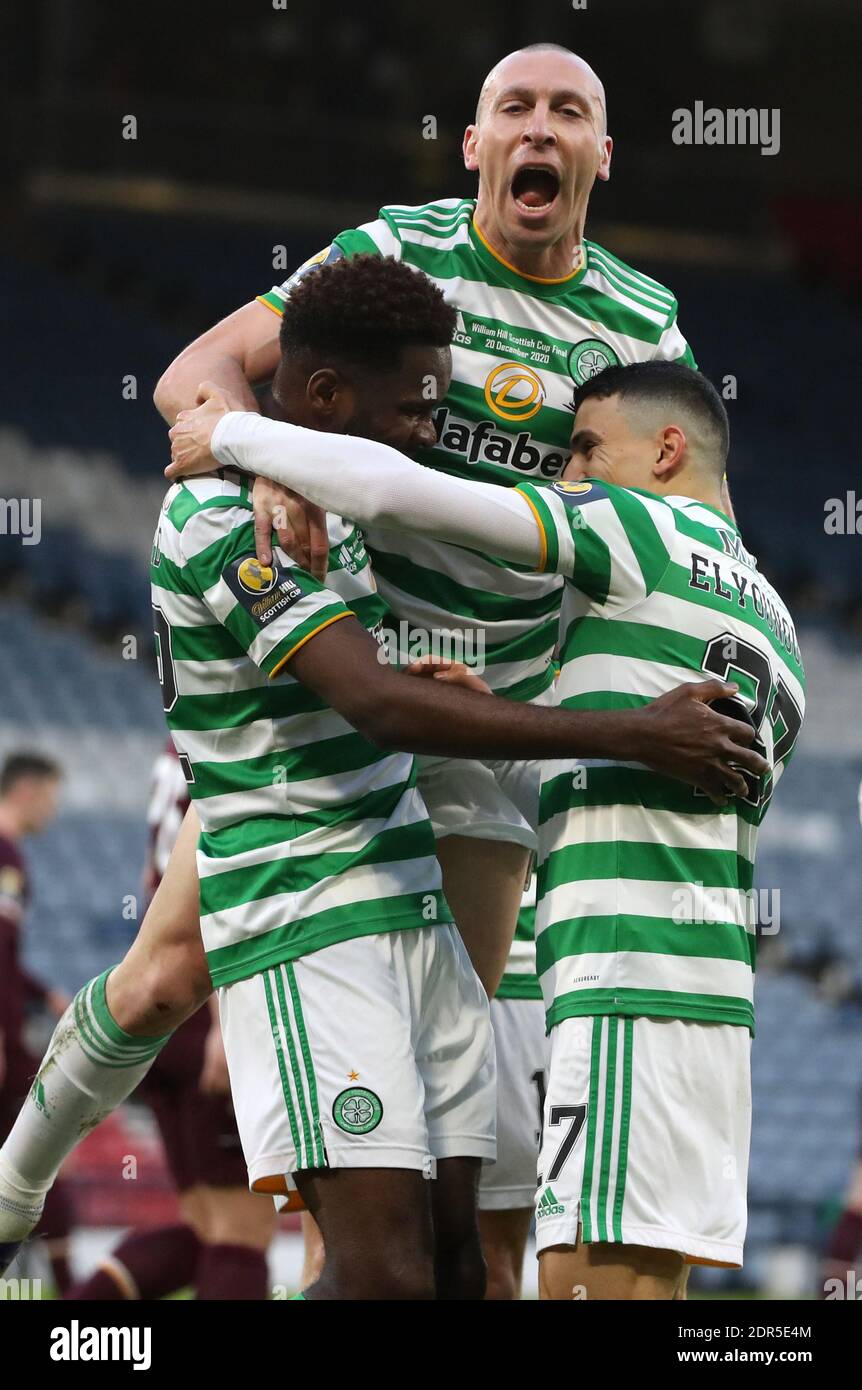 Celtic's Odsonne Edouard (links) feiert Scoring seiner Mannschaft das zweite Tor des Spiels von ...