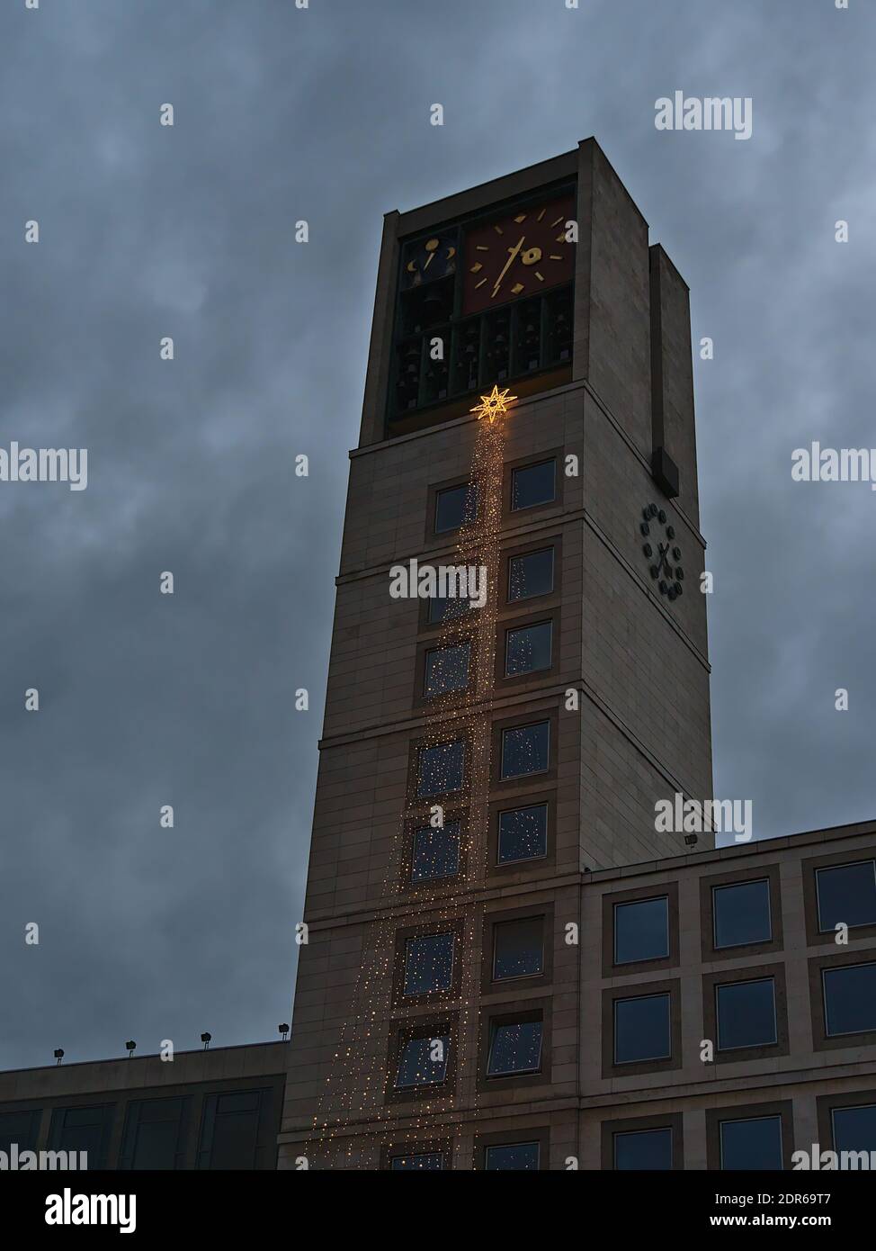 Stuttgarter rathaus -Fotos und -Bildmaterial in hoher Auflösung – Alamy