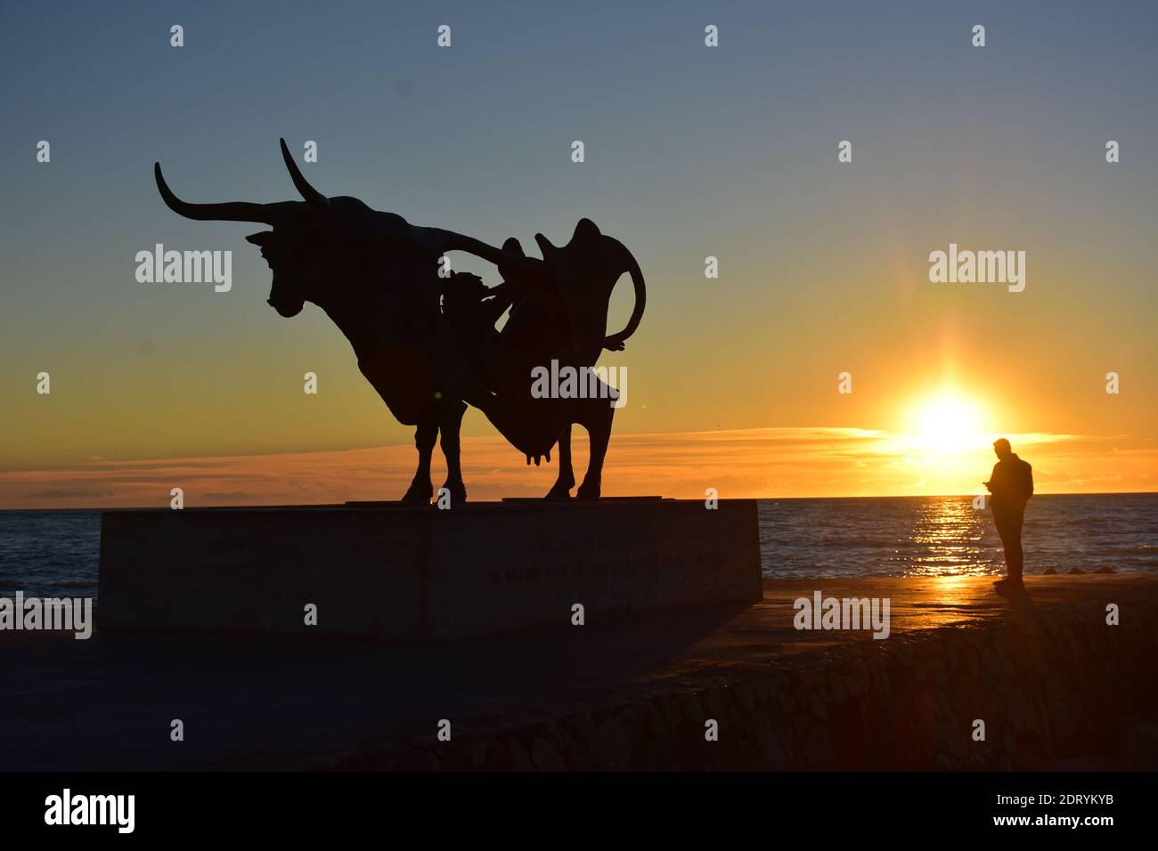 Legende, in der sich Pasiphae in den weißen Stier verliebte, den ...